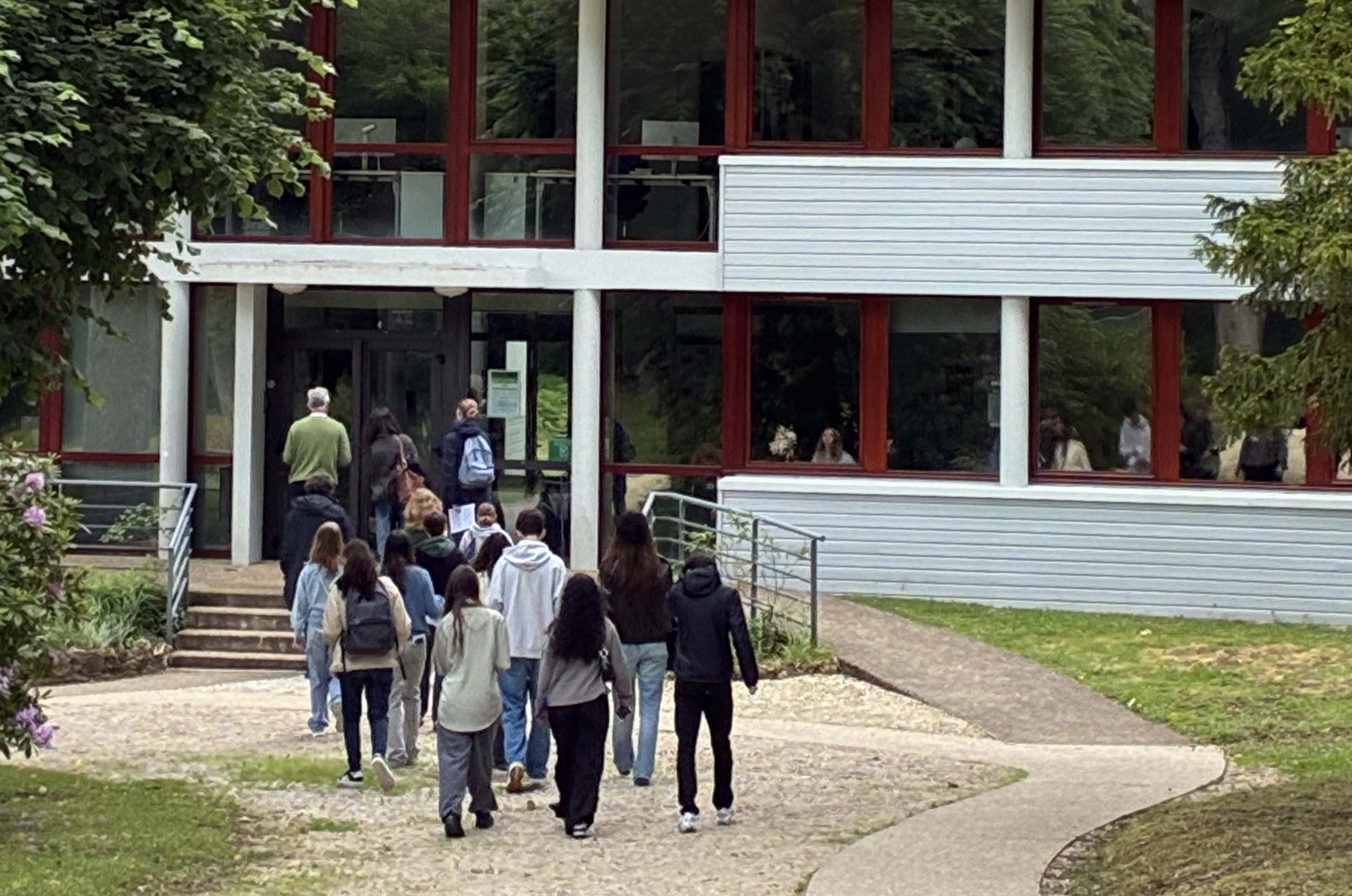 Visit from high school students from the Académie de Versailles - IHES